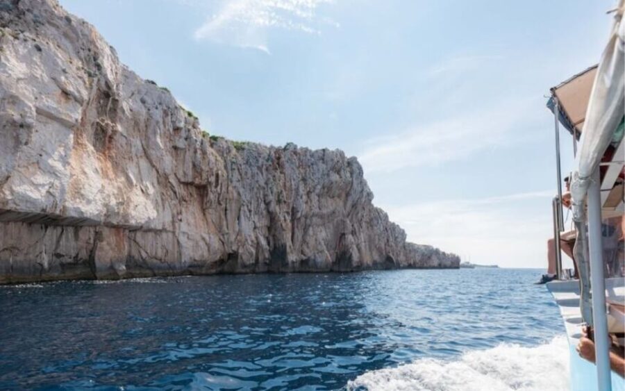 Kornati National Park Islands Mana & Kornat Tour by boat fro - Embarking from Uvala Draenica: Starting Point
