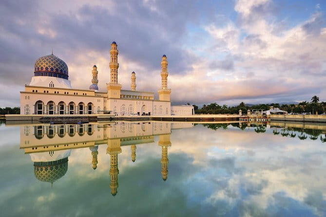 Kota Kinabalu Half Day City Tour with Professional Tour Guide - Transportation and Group Dynamics