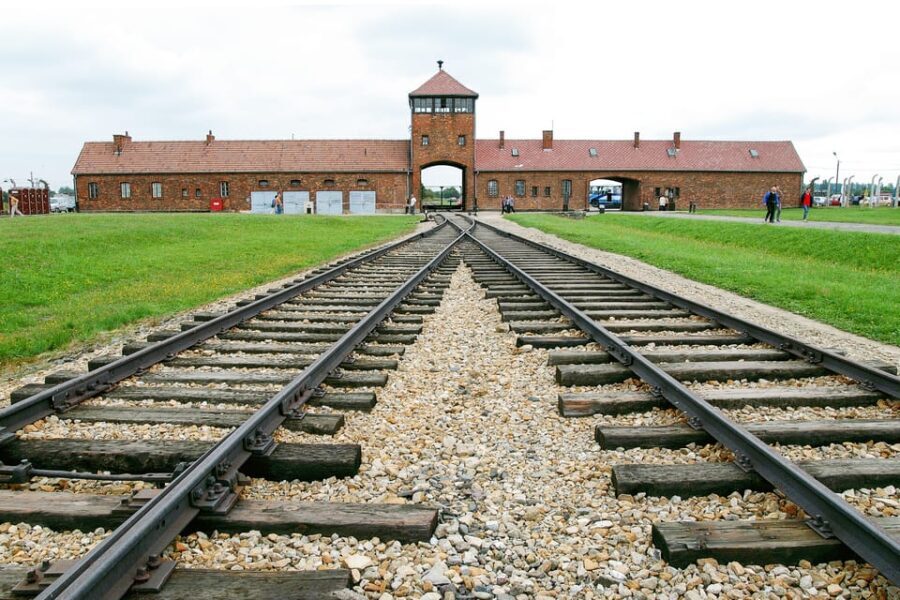 Krakow: Auschwitz & Wieliczka Salt Mine Guided Day Tour - Transportation and Timing: Making It Work