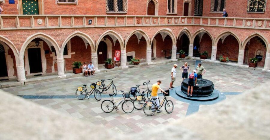 Krakow: Bike Tour of Old Town, Jewish Quarter and the Ghetto - The Value Proposition