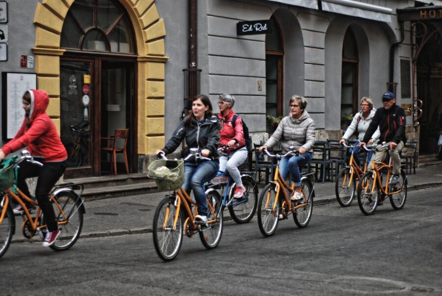 Krakow: Bike Tour of the Old Town, Kazimierz, and the Ghetto - Authentic Insights from Reviews