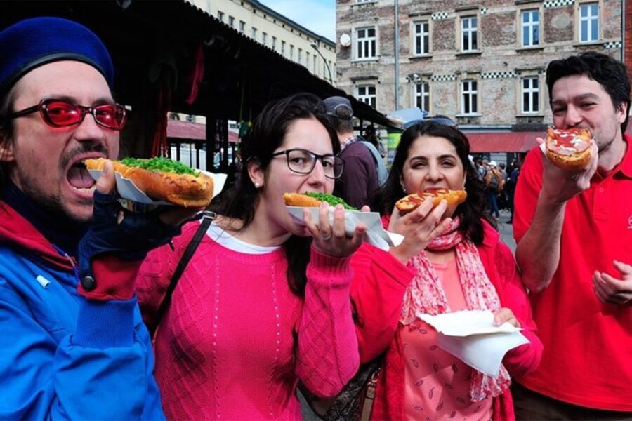 Krakow: Bites and Sights Guided Walking Tour with Royal Road - How This Tour Adds Value