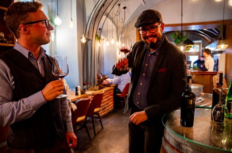 Krakow: Guided Wine Bar Tour with Tastings and Snacks - Detailed Breakdown of the Itinerary