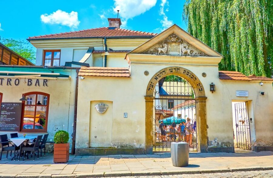 Krakow: Kazimierz, Schindler's Factory & Ghetto with Guide - The Walking Experience: Comfort and Practicality