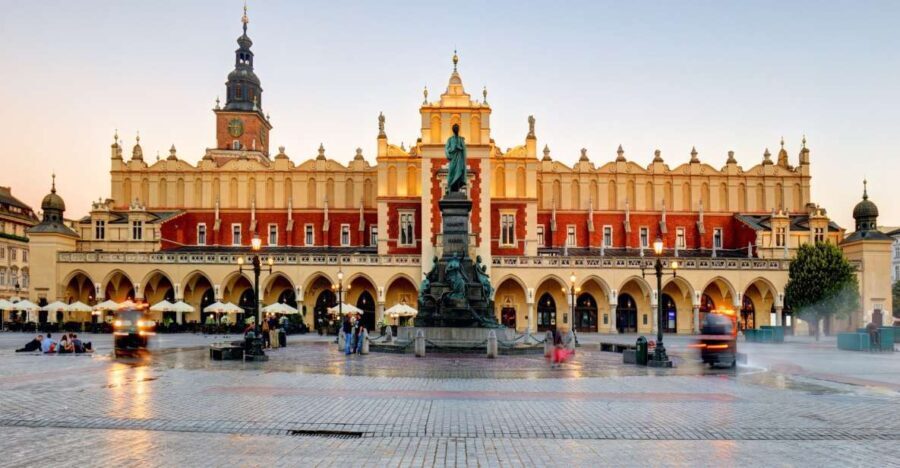 Krakow Old Town and Cloth Hall Private Guided Tour - Why Choose This Tour? Key Points