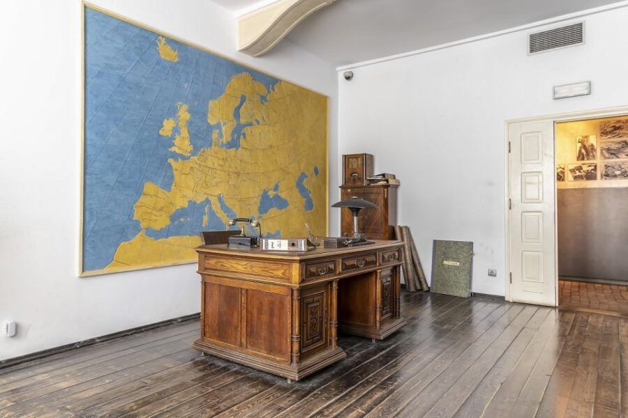 Krakow: Oskar Schindler's Enamel Factory Museum Guided Tour - An In-Depth Look at the Tour