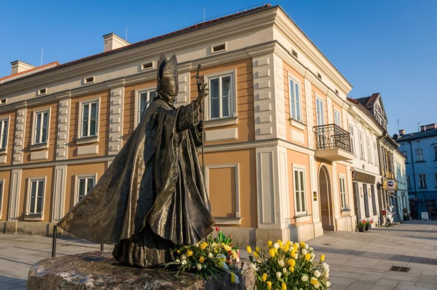 Krakow: Pope John Paul II Guided Tour with Home & Sanctuary - Practical Details and What to Expect