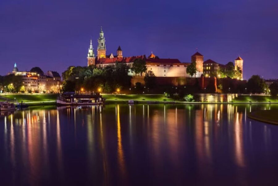 Krakow: Private Gondola Cruise with Delicacies - Authentic, Relaxing, and Intimate