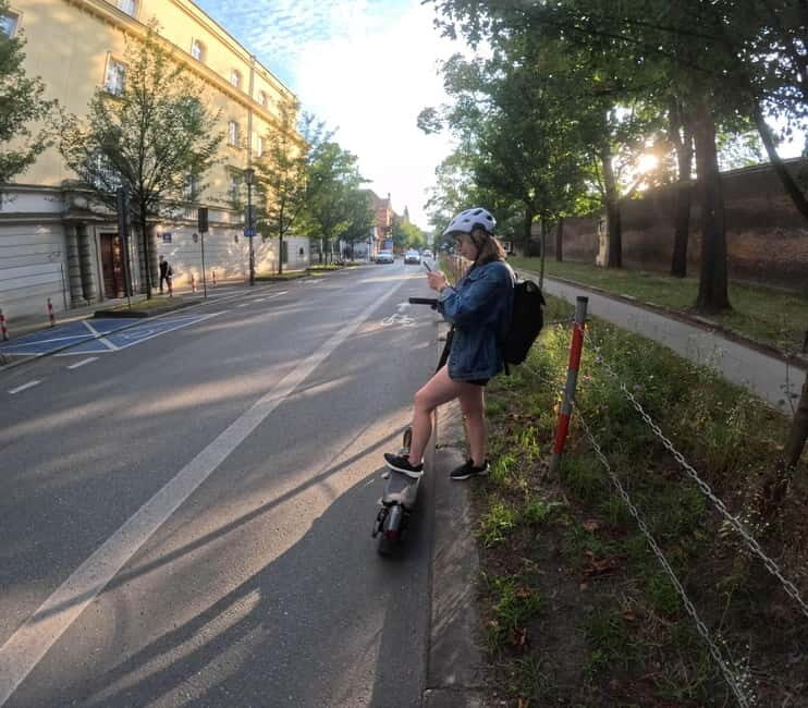 Krakow: Rent Premium Electric Scooter Segway G2 Max 12h/4h - Who Will Love This Experience?