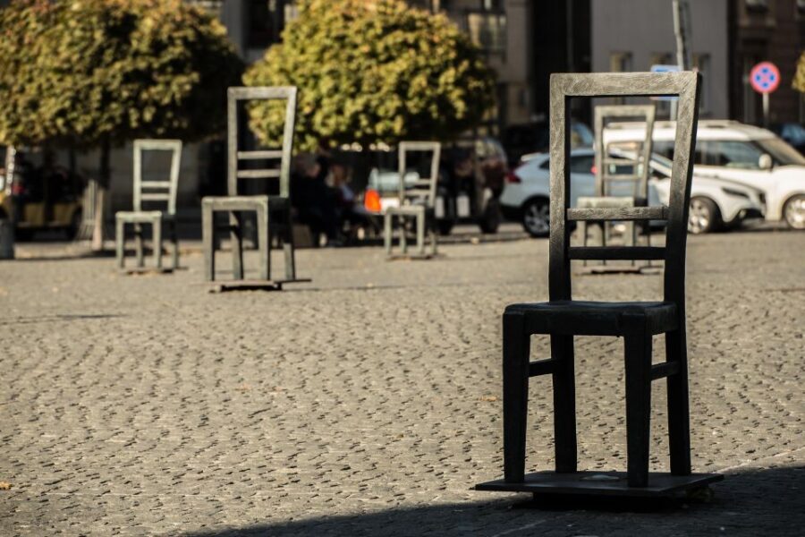 Krakow: Schindler's Factory & Ghetto Guided Tour - In-Depth Breakdown of the Itinerary