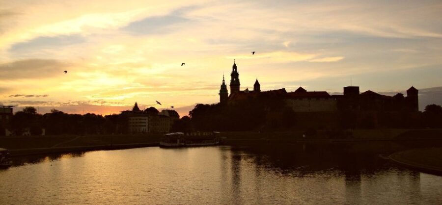 Krakow: Skip the Line Wawel Castle & Cathedral Private Tour - What You Can Expect on This Tour