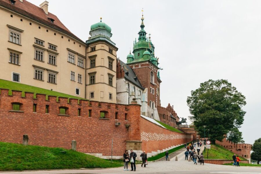 Krakow: Wawel Royal Hill with Optional Castle and Cathedral - The Experience: What to Expect