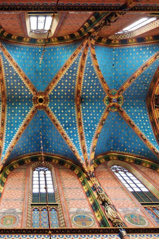 Krakow's Old Town Quick Review & St. Mary's Basilica Visit - What to Expect: Itinerary Breakdown