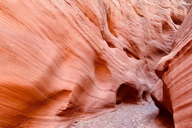Lake Powell Guided Kayak and Water Antelope Canyon Tour - Group Size and Practical Details
