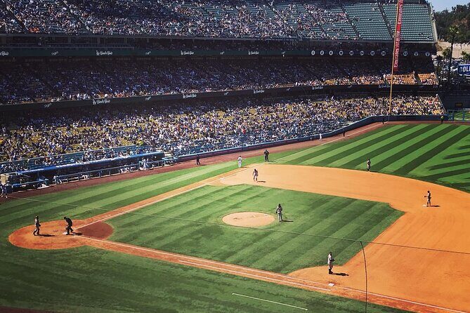 Los Angeles Dodgers Game with Japanese Speaking Concierge - Navigating to Dodger Stadium