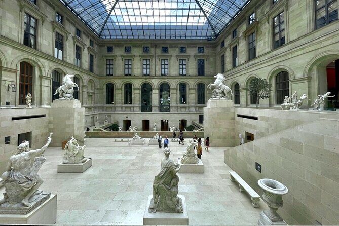 Louvre Museum Timed Entry Ticket with Audio Guide in 4 languages - A Closer Look at the Experience