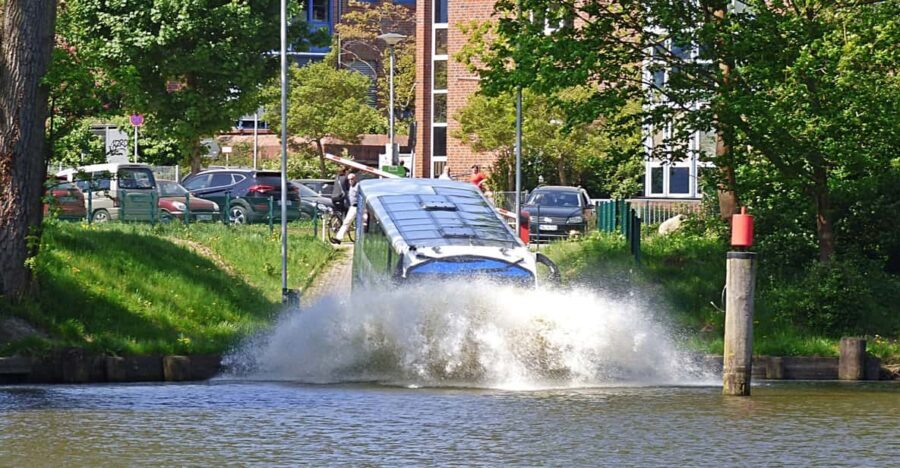 Lübeck: 1-Hour Splash Bus City Tour - The Value of a Land-and-Water Tour