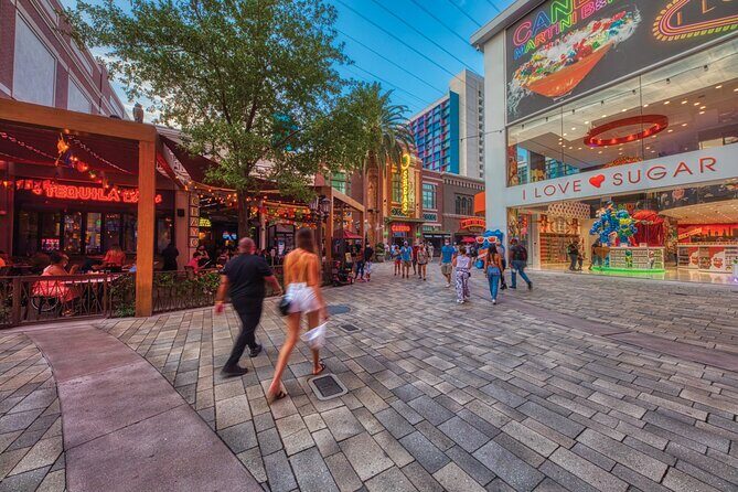 Luenell at Jimmy Kimmel's Comedy Club at the LINQ Promenade - Authentic Experiences and Practical Considerations