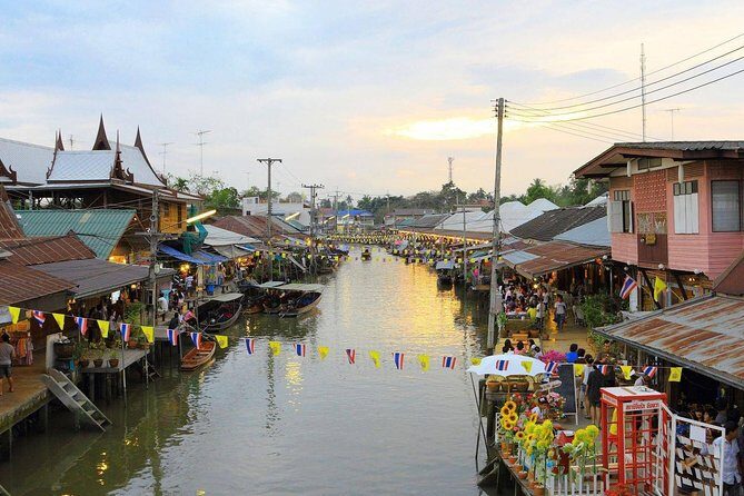 Maeklong Railway Market and Floating Market Tour from Bangkok - Analyzing the Value and Practicalities