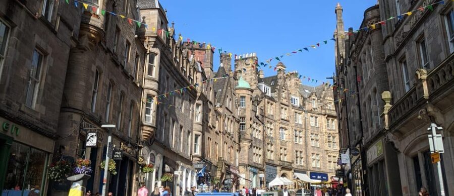 Magic and Legends in Edinburgh: walking tour in French - Authentic Stories and Local Legends