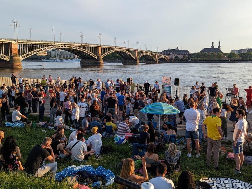 Mainz: guided evening tour of the Rhine embankment/old town in German and English - The Itinerary: What to Expect on the Tour