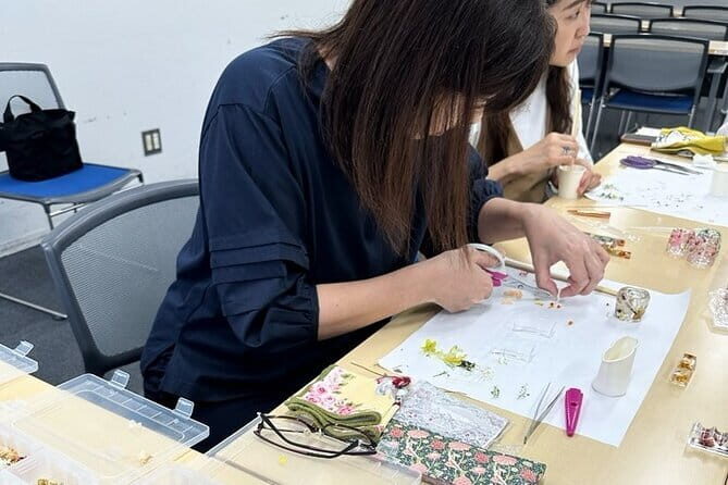 Making Herbarium chopstick rests with dried flowers in Tokyo - What You Can Expect