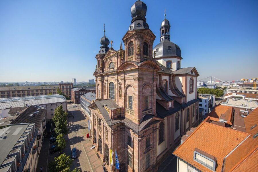 Mannheim, guided costume tour: Tour with Night Watchman - The Sum Up