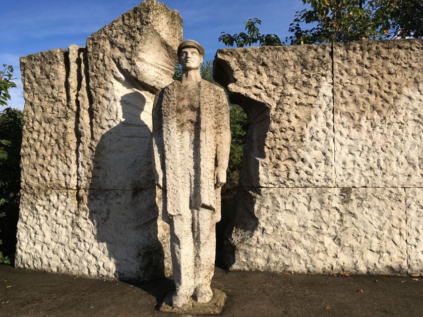 Memento Park: Official Guided Tour with Entry Ticket - Why Our Readers Might Love This Tour