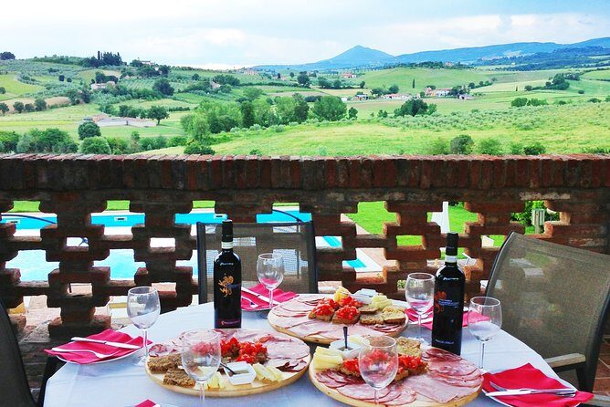 Menu with a View in the enchantment of the Tuscan hills - Practical Tips for Your Visit