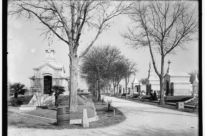 Metairie Cemetery Stories: A Self-Guided Audio Tour - User Experiences and Insights