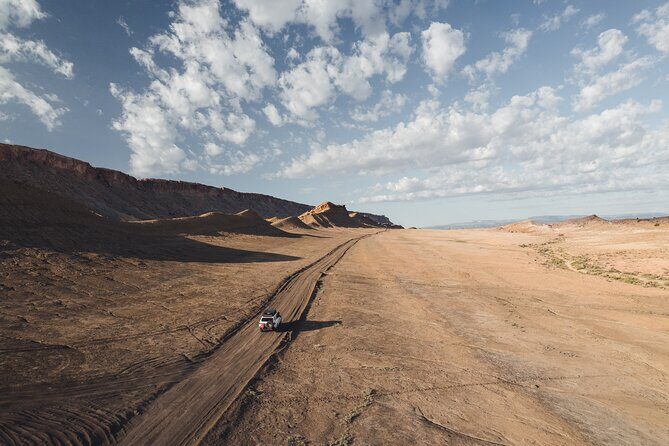 Moonscape Overlook and Factory Butte Offroad Tour - What the Tour Offers: A Detailed Breakdown