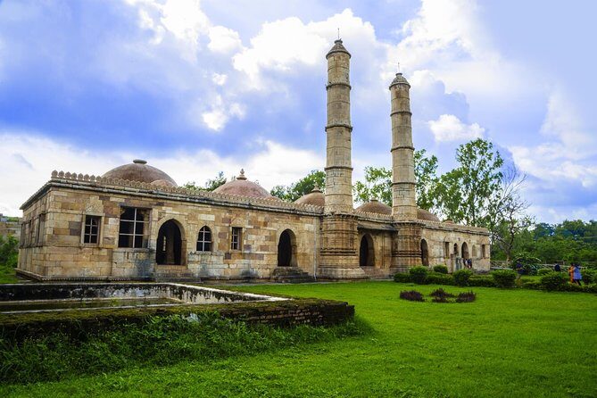 Mumbai to Vadodara Western India Overland Tour - Day 4: A Spiritual Sojourn in Ankleshwar