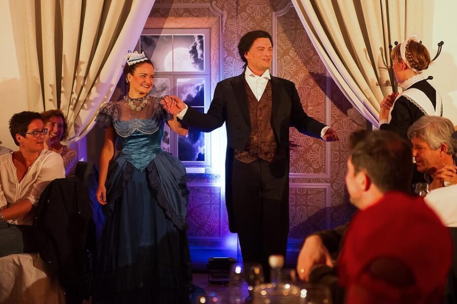 Munich: The original horror dinner - a deliciously creepy comedy - What Reviewers Say
