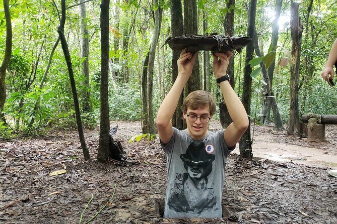 Must-see: Cu Chi Tunnels with Small Group - Exploring the Cu Chi Tunnels