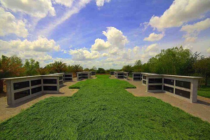 Nawlins Luxury: Double Plantation Whitney & Oak Alley with Transportation - Frequently Asked Questions