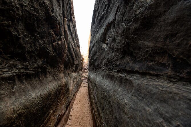NEW! Canyonlands Needles Chesler Park Hiking Discovery Tour - An In-Depth Look at the Needles Chesler Park Tour