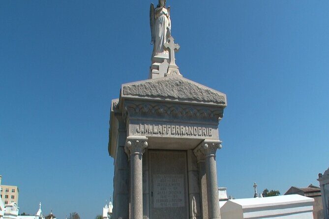 New Orleans Private City and Cemetery Tour - Up to 24 Passengers - The Experience: What It Feels Like