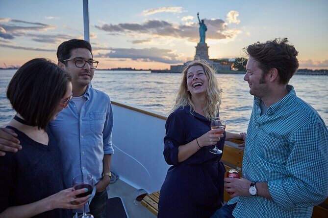 New York City Sunset Cocktail Cruise on Small Yacht - What Sets This Cruise Apart?