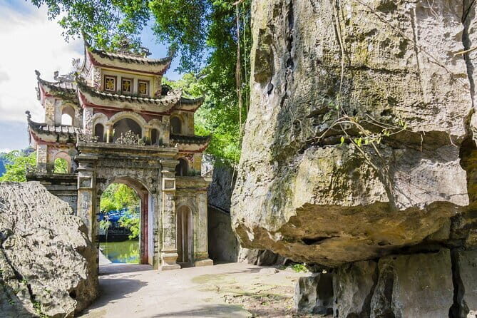 Ninh Binh Day Tour by Luxury Transfer from HANOI (Group of 9) - The Value of the Experience
