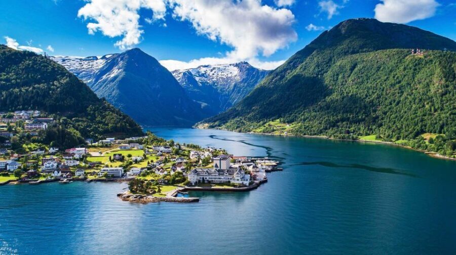 Norway Helicopter Tour - What’s Included & What You Should Expect
