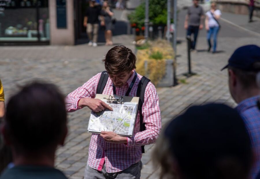 Nuremberg: Highlights Walking Tour with Guide - Main Market Square and Christkindlesmarkt