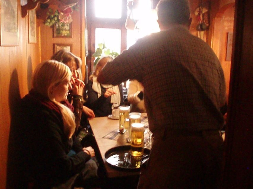 Nuremberg: Pub Crawl for Bachelor and Bachelorette Parties - Meeting Point and Duration