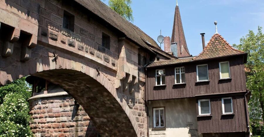 Nuremberg: The Old Town in Evening Light - IN GERMAN - The Value of a Guided Night Walk