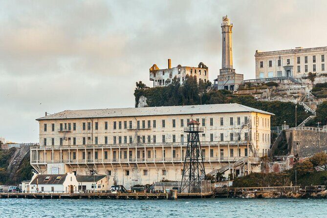 Official Alcatraz Tour and Golden Gate Bridge Bike Ride - A Detailed Look at the Tour
