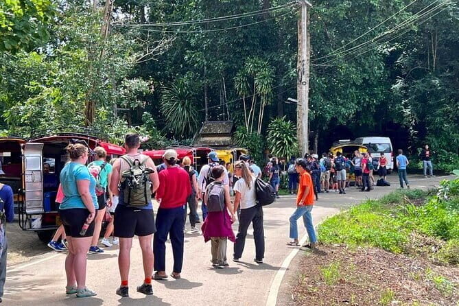 One Day Jungle Trek, Hill Tribe and Bamboo Rafting - Local Market Visit: A Slice of Daily Life