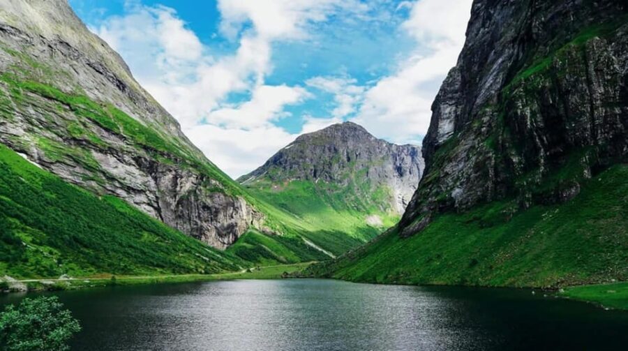 Øye: Fjord sightseeing bus tour, Øye to Ålesund one way - What Makes This Tour Stand Out?