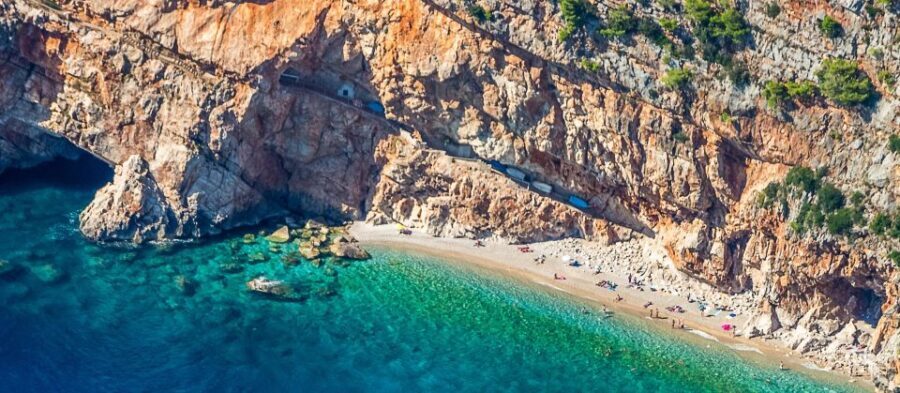 Picnic on hidden paradise beach - How the Itinerary Unfolds