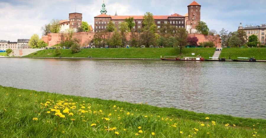 Picturesque Cruise on the Vistula in the Heart of Krakow - The Experience and What You Can Expect