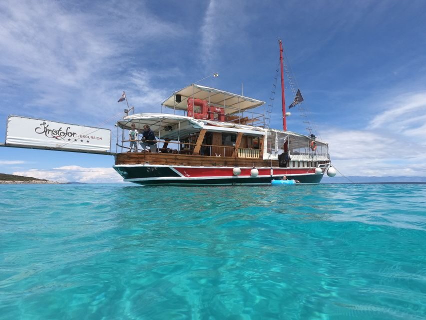 Pore: Evening Boat Trip to Discover Dolphins - Who Should Book This Tour?