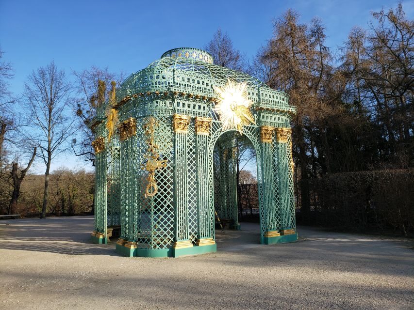 Potsdam: Private Bus Tour with Park Walk to Sanssouci Palace - Who Should Consider This Tour?